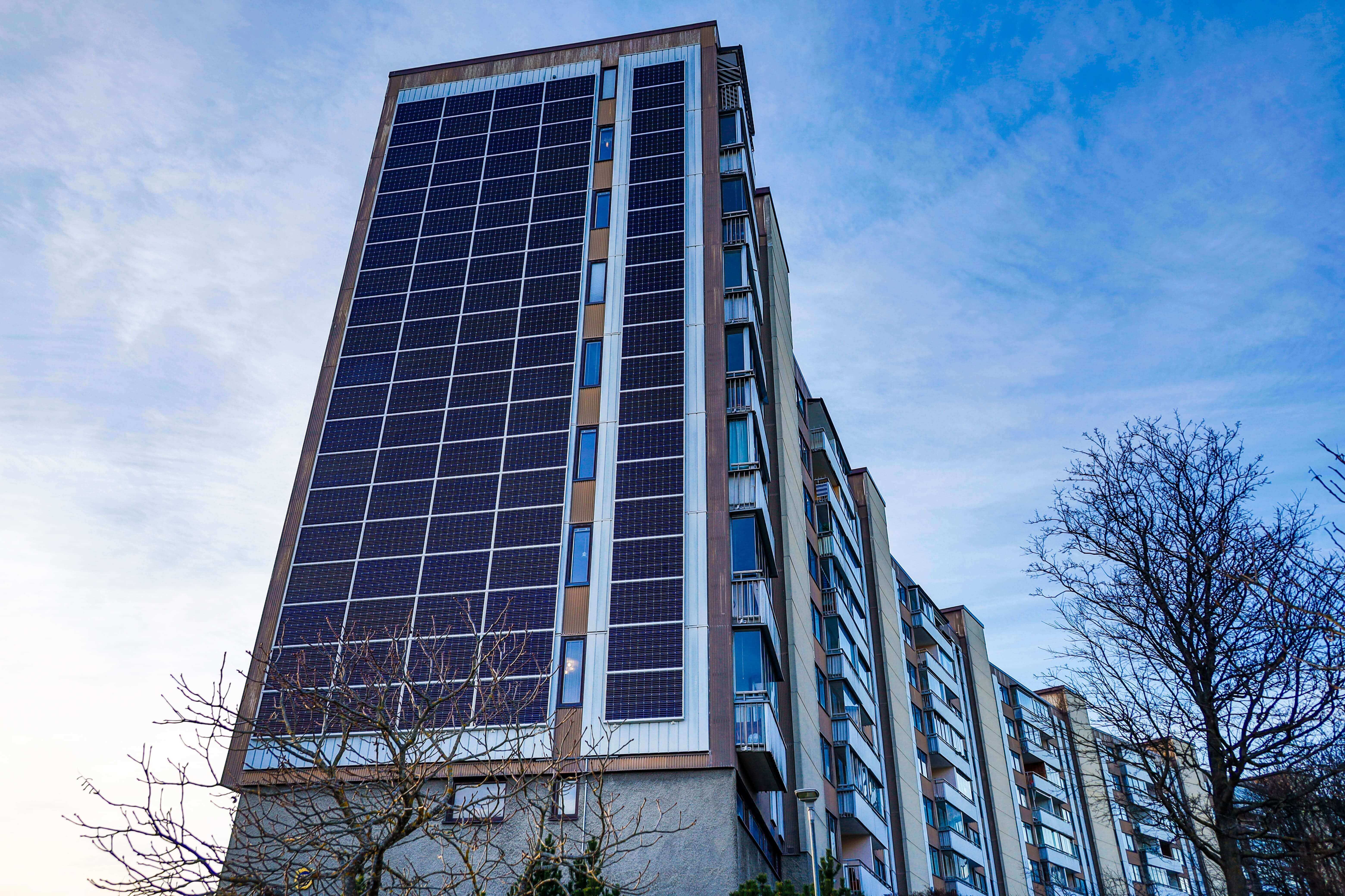 Community Solar: Sharing the Sun's Power | IMI